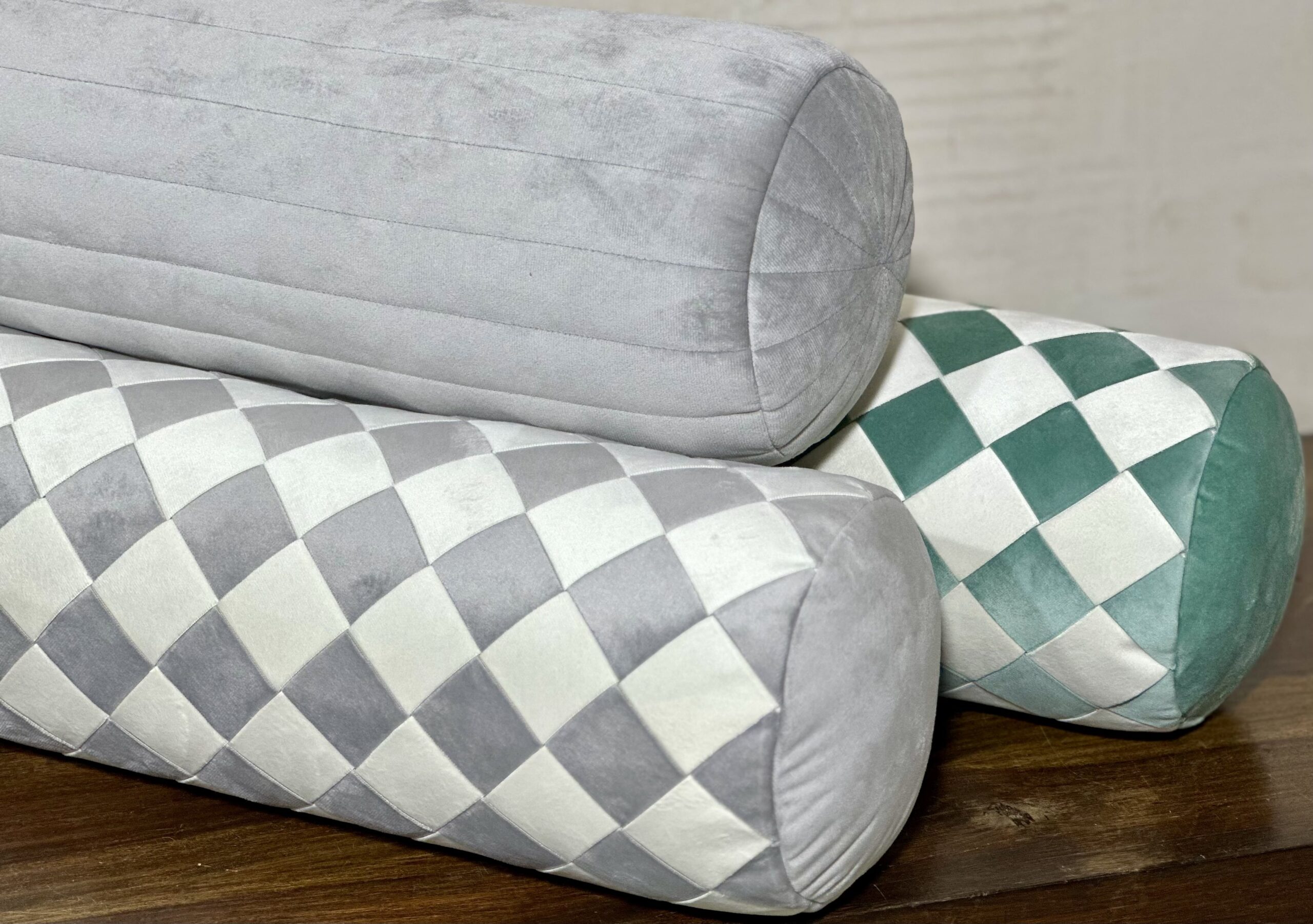 Velevet Chess Bolster - HOME